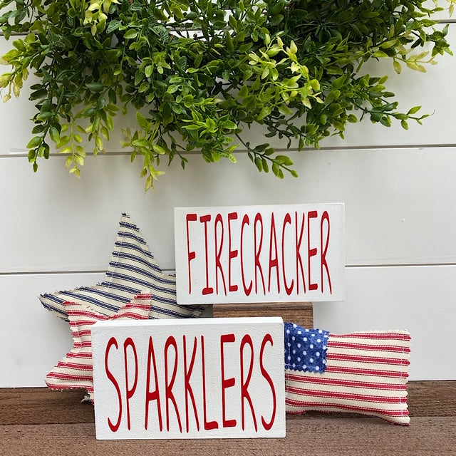 Small Patriotic Wood Signs – bee + me boutique
